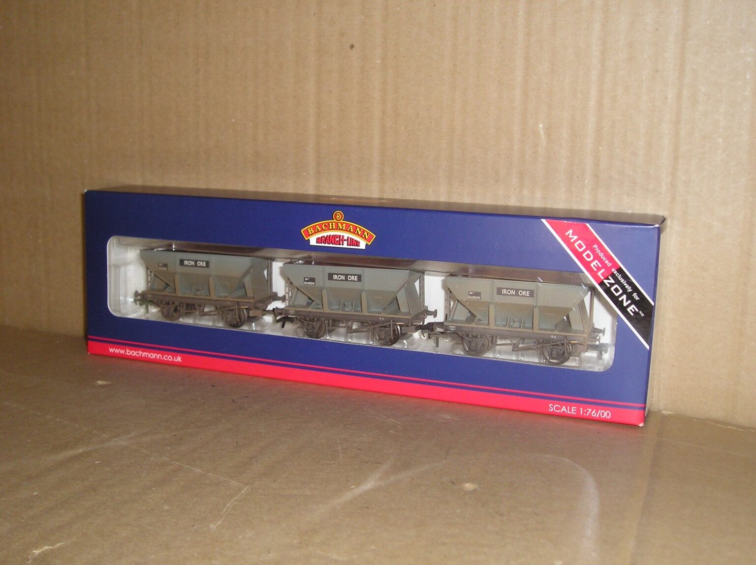BW0001 Bachmann 37-500Y set of 3 24T hopper wagons, weathered, mint ...