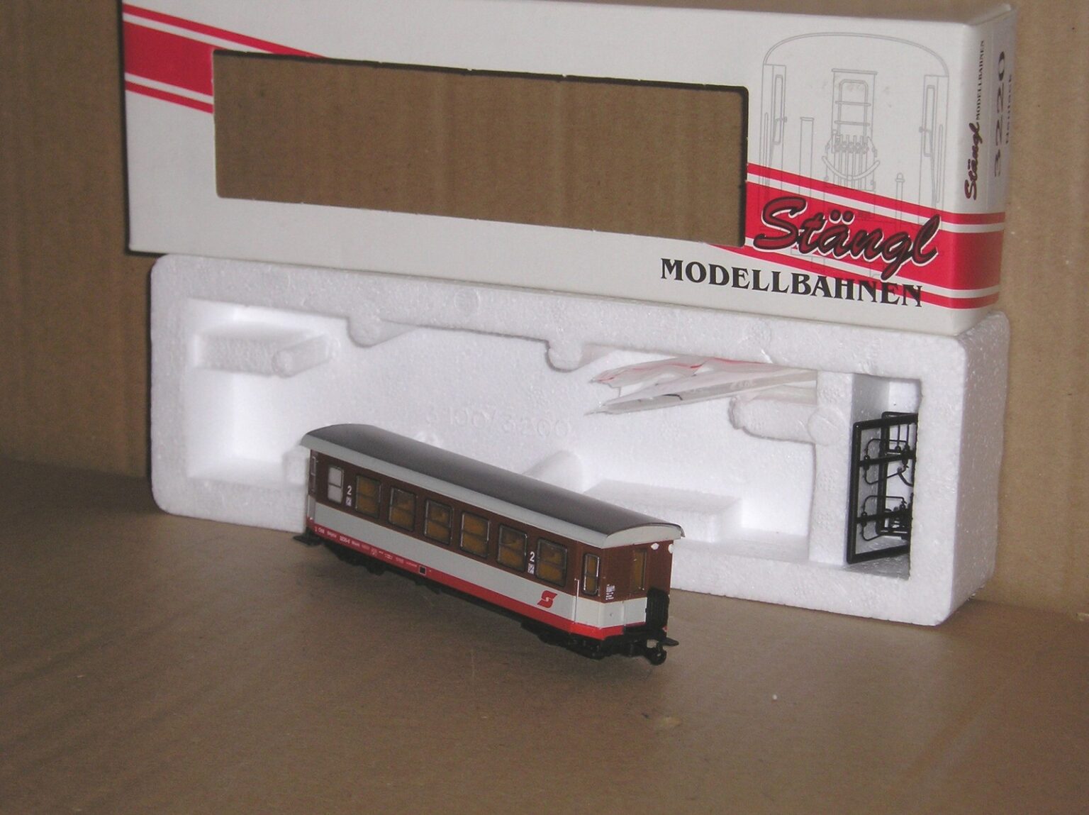 NG0045 “HOe” Stängl 3220 Austria OBB B4iph/s passenger coach #3220-6 ...