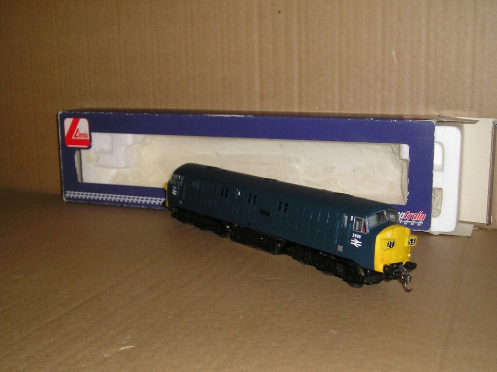 BL0063 Silver Fox BR(WR) Warship D600 Active in blue, excellent ...